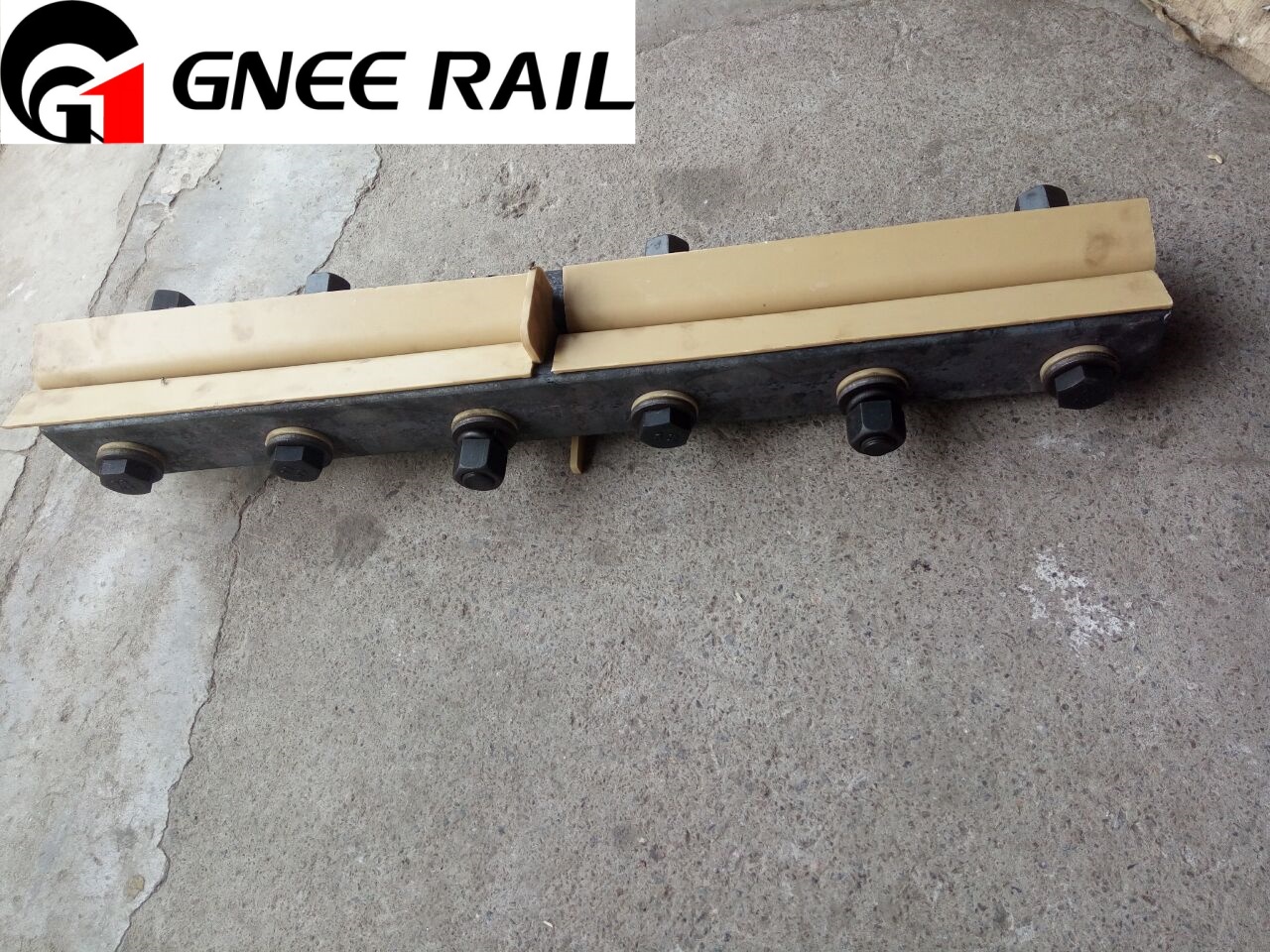 Insulated Fishplate - railway fasteners